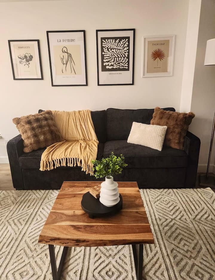 Dt Penthouse/year Round Pool/lakeview - Kelowna