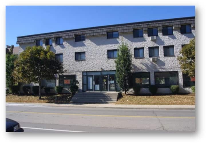 H-house Suite 1 |Central Dt|river|parking - St. George, Canada