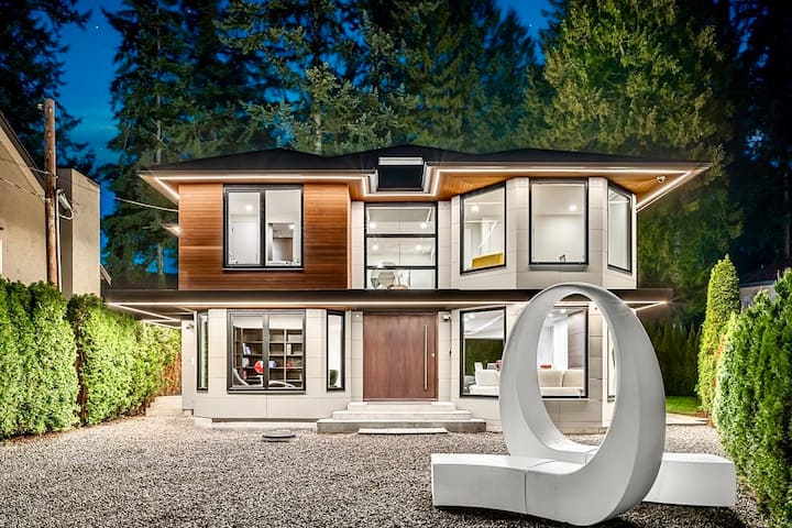 Luxury, Private And Nature - West Vancouver