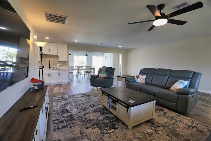 Venice Vacay!pet-friendly Pool Home - Venice, FL