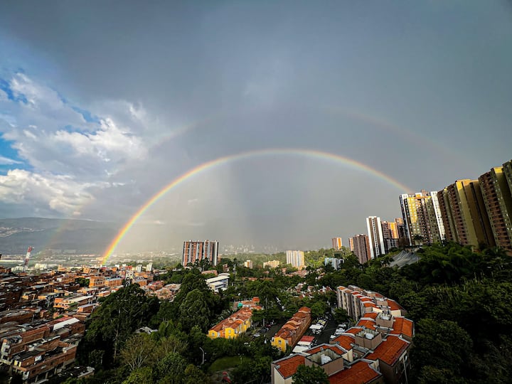 Coffee Retreat: Peaceful Views & Local Soul - Medellín