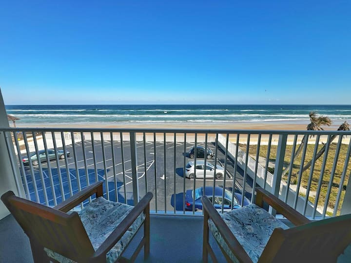 *New*amazing Ocean Front Studio W/private Balcony! - Daytona Beach, FL