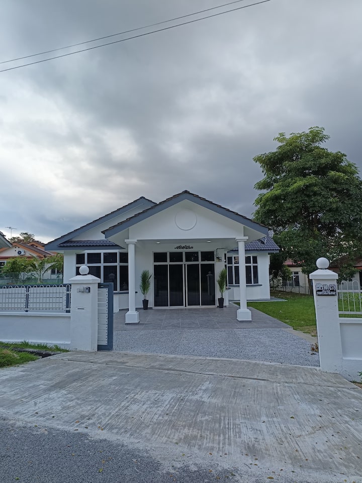 Homestay Che Puan Darulaman Height - Jitra