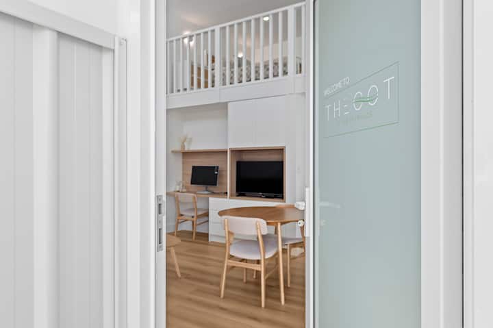 The Cot @ The Entrance - The Entrance