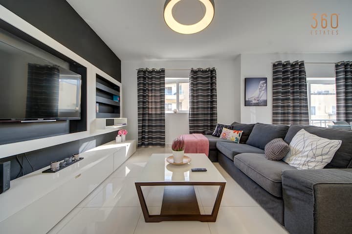 Homey & Modern 2br Home In An Amazing Location - Pembroke, Malta