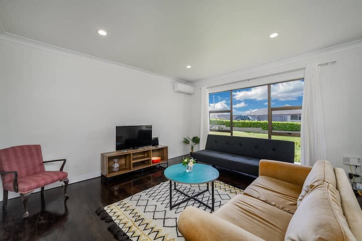 6mins To Airport. Large Family House. - Auckland