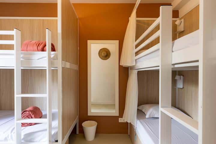 Chambre De 5 Lits En Hostel, Sdb Commune - Santa Giulia
