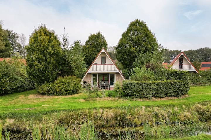 Vrijstaande Bungalow Met Grote Tuin - Drenthe