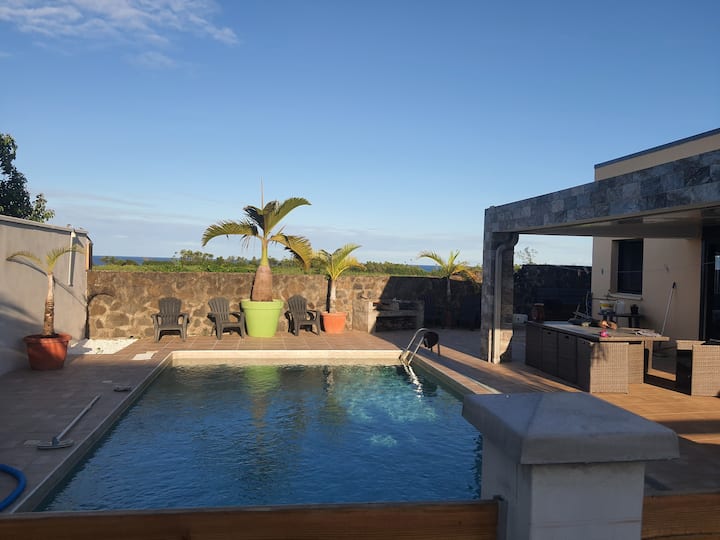 Maison 80m2  Avec Piscine Vue Sur Mer Et Montagne - Réunion