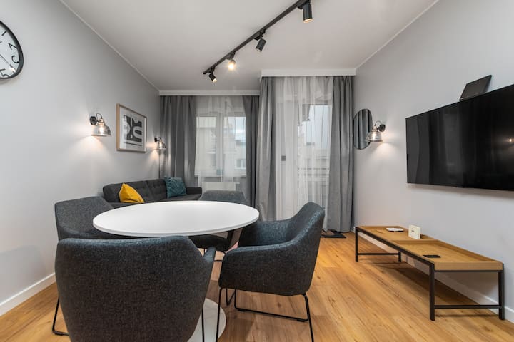 Zadumana 3/5 (B) By Homeprime - Varsovie