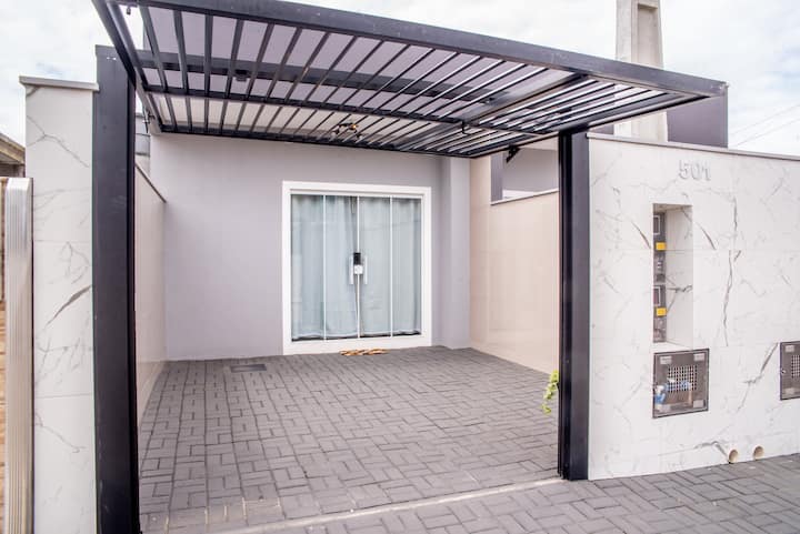 Casa Nova Em Navegantes - Aeroporto / Beto Carrero - Navegantes