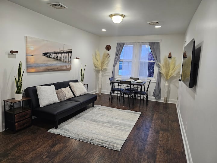 Spacious 2br Apt| 3 Beds | 15 Min To Nyc|parking. - Queens, NY