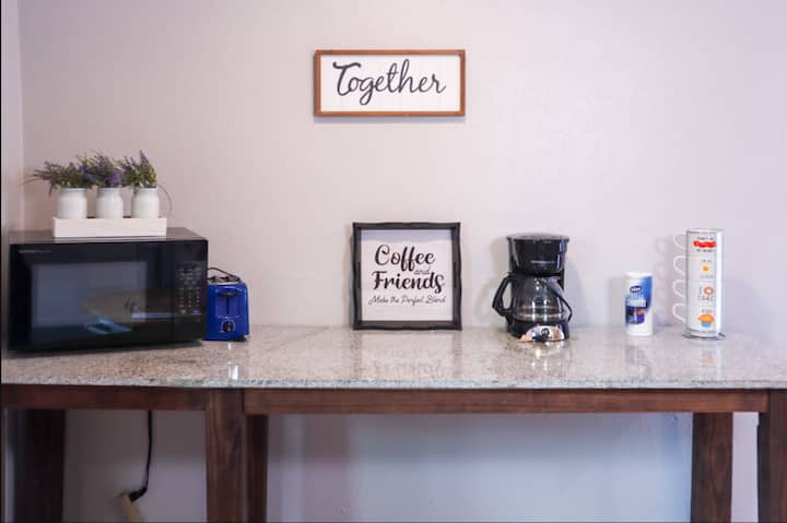 The Little Oak Cliff Escape - Dallas, TX