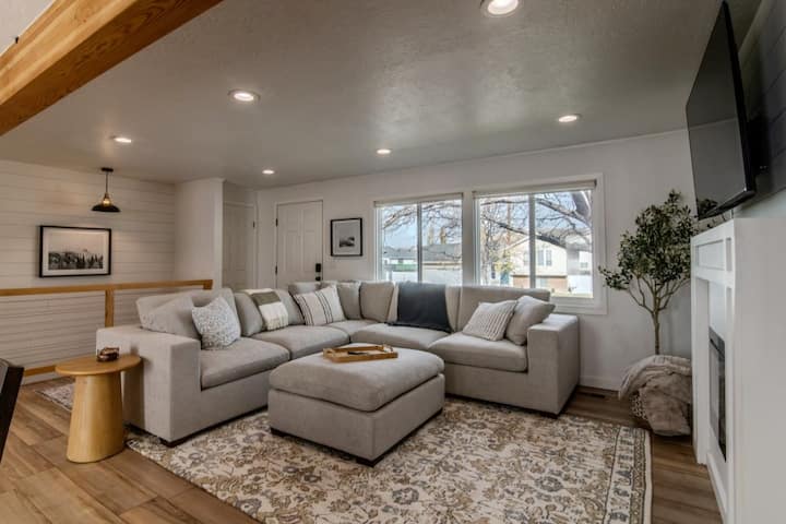 Extended Stay Comfort At Lehi Coop! Pets Welcome! - Highland, UT