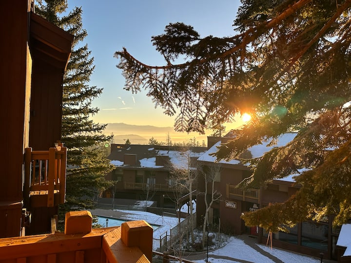 Canyon Lodge: Ski In/out, Hot Tub & Mountain Views - Mammoth Lakes