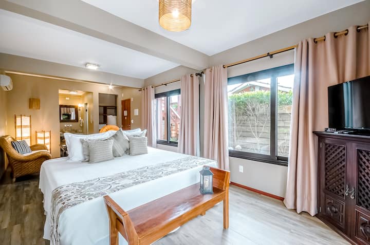 Suíte Em Prédio A Beira Mar, S.c2-11, 1º Pavimento - Garopaba