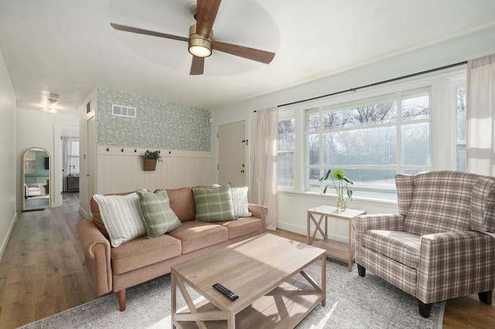 Family-dog Friendly Near Colleges Bass Pro & Mercy - Springfield, MO