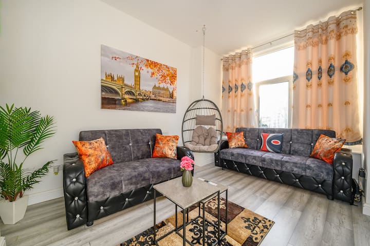 Stylish 4-bedroom House In Holbeck - Leeds