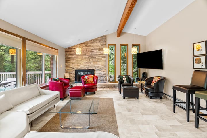 Mid-century Modern Hilltop Beach House - Port Franks