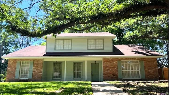 Stay In The Heart Of Br Paradise - Louisiana