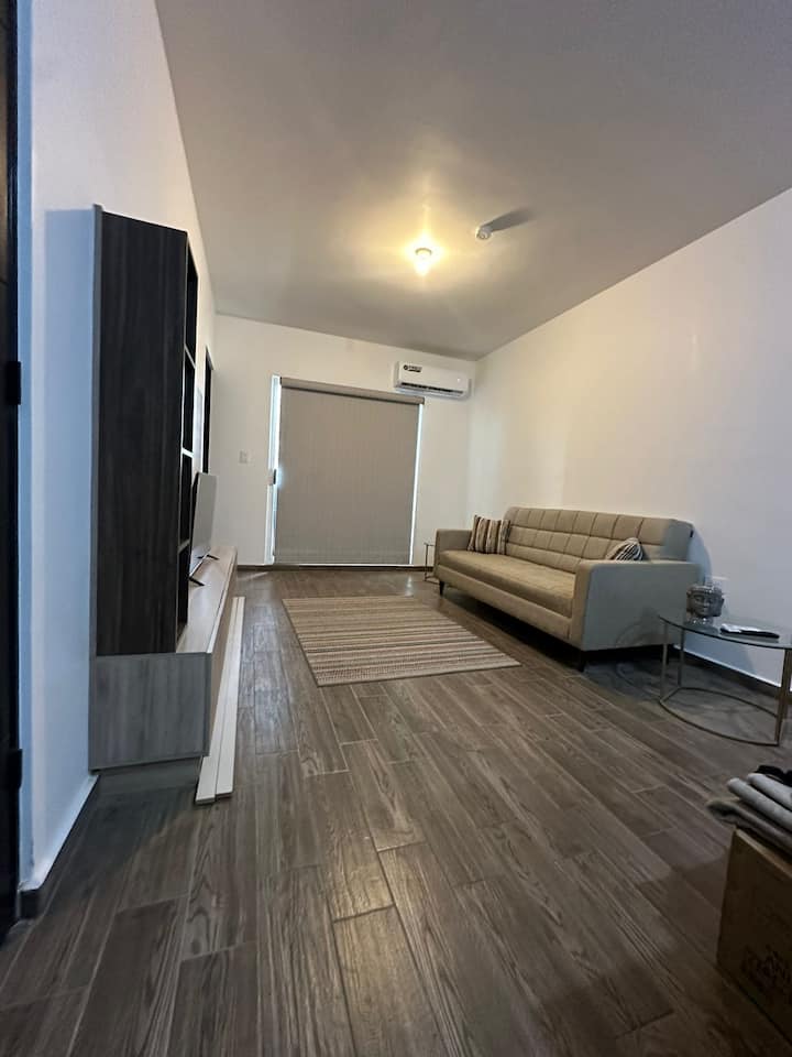 Depa En Planta Baja Con Acceso Exclusivo Y Alberca - Guadalupe, Mexico