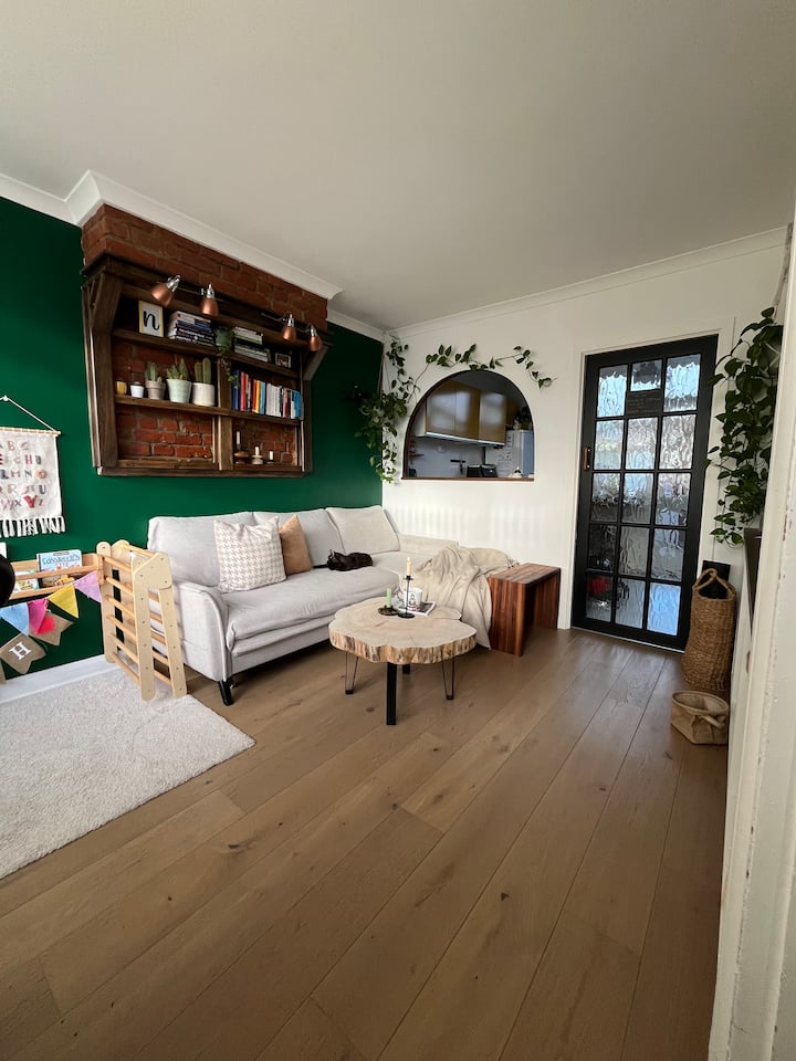 Charming Casita - Twickenham