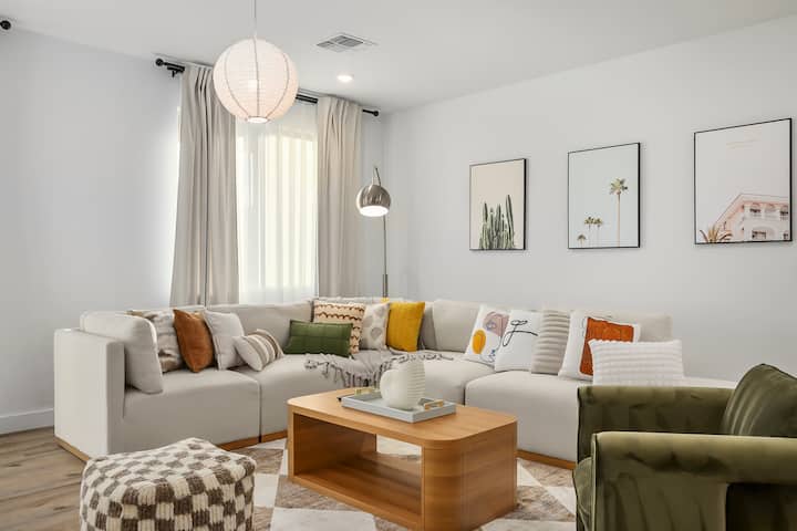 Jackpot Jive: 5-br Home W/ Game Room & Pool Table! - 라스베이거스 스트립