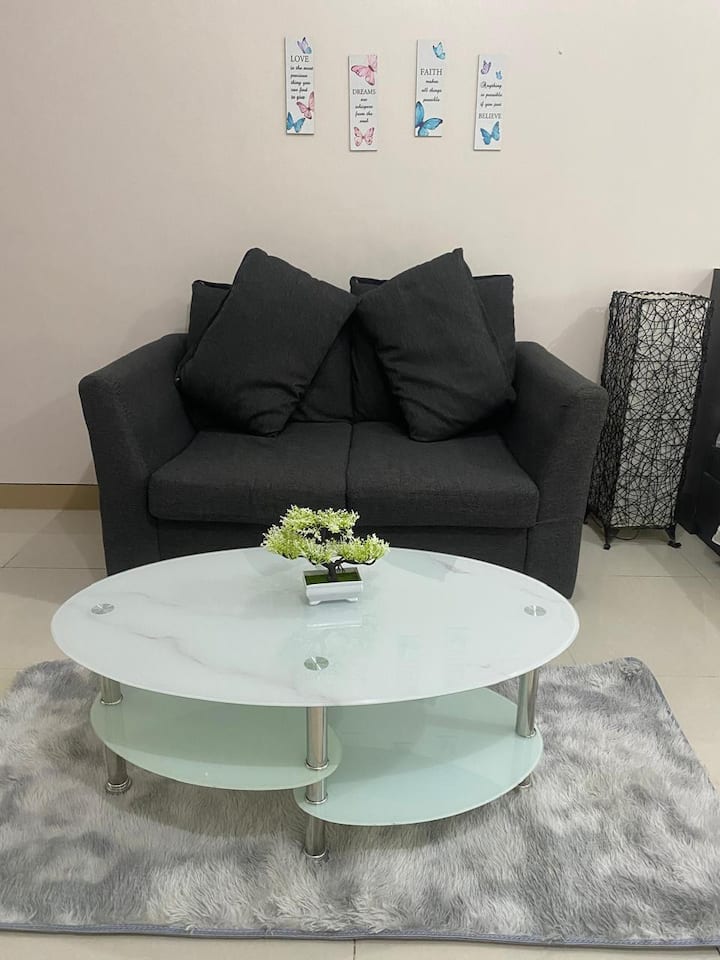 Modern Height Condo In Mckinley - Taguig