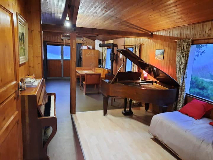 Airbee&bee - Creux Du Van - Morteau