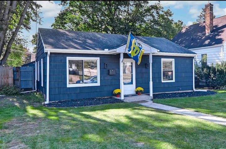 Cozy Home Near Notre Dame - 1 Mile Walk To Campus - South Bend, IN
