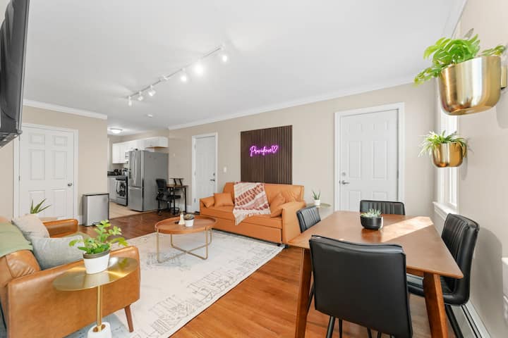 Eat Your Way Thru Atwells | 6-apt House | Host 40+ - Providence, RI