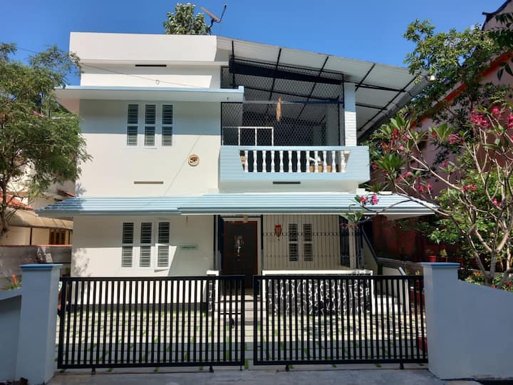 Chitralayam Home Stay - Guruvayur