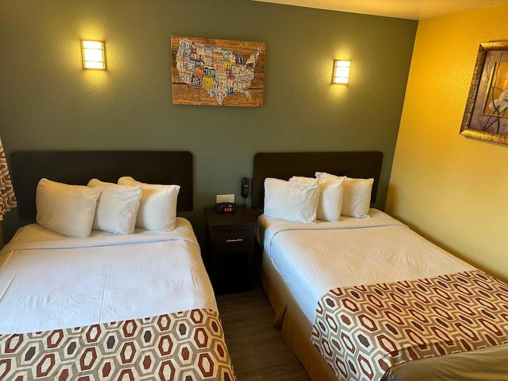 2 Full Beds Non-smoking | Hotel Avenida - Oceanside, CA