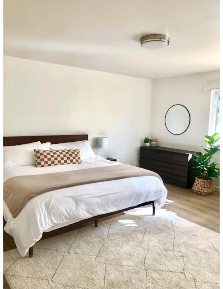 Airy 2b/1.5b Centrally Located Near Shops & Beach - Alameda