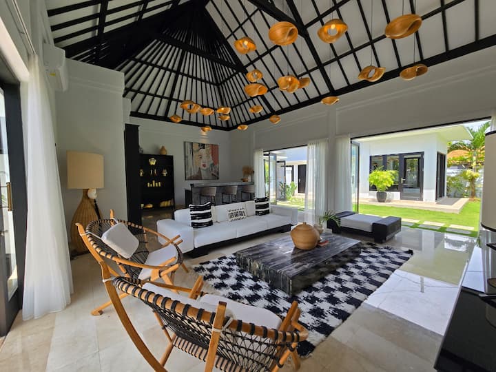 4br Villa Kelapa In Batubolong (Monthly Only) - Bali