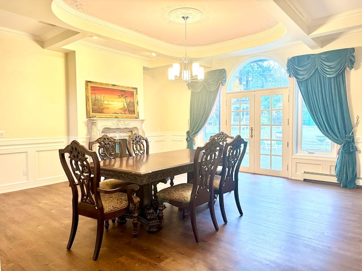 Luxury Villa Suite C - Surrey