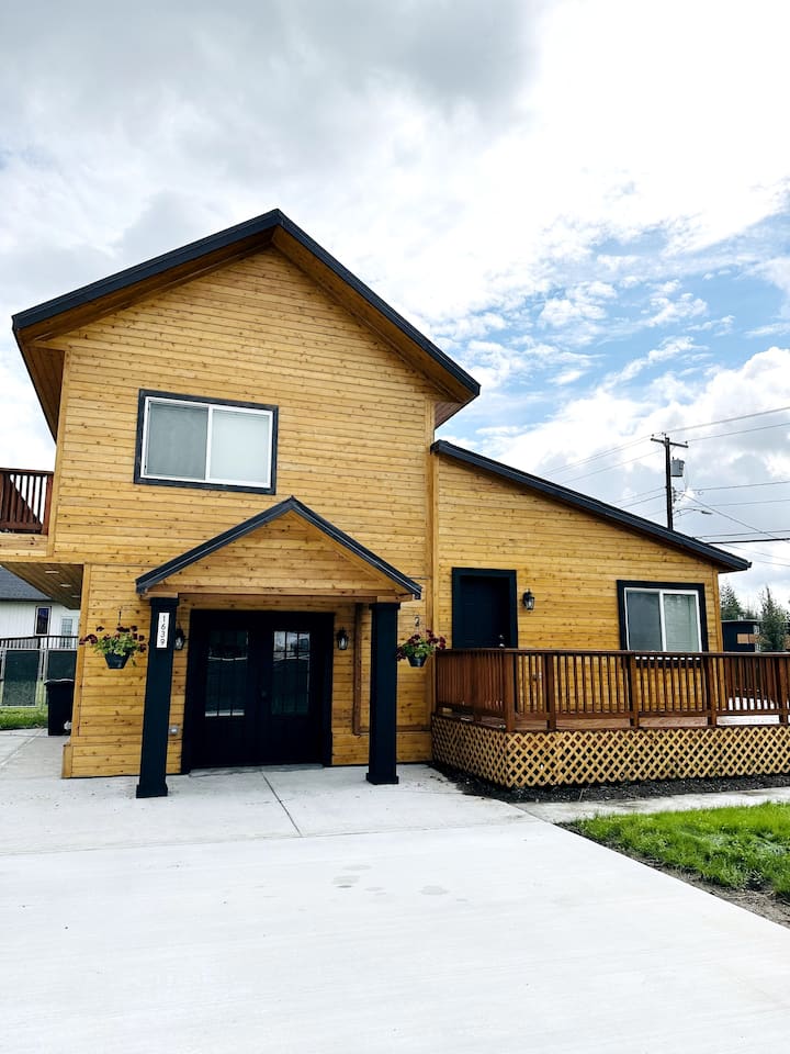 Evergreen Airbnb - Fairbanks, AK