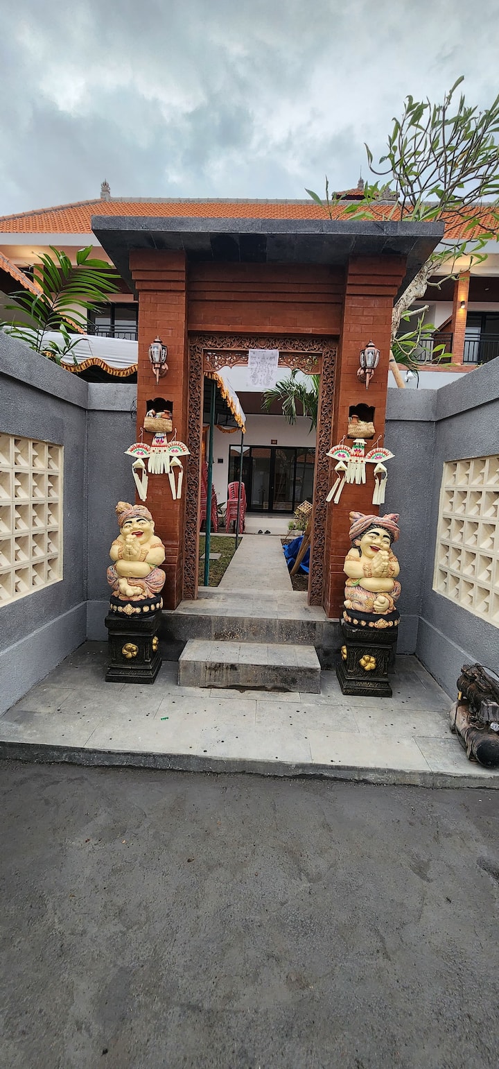 The Kubu Dangin Guest House With Pool View - Denpasar