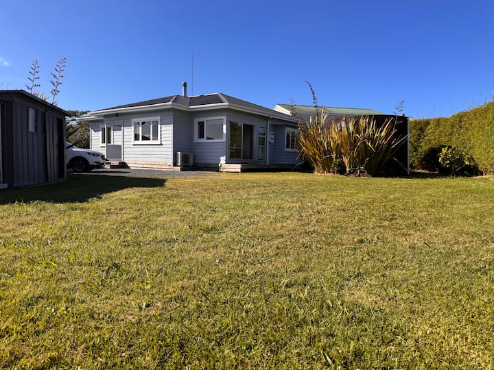 Bungalow In The Village - Matakana