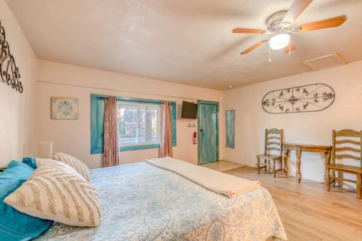 "Turquoise Treasure" - Studio - Enchanted Hideaway - Ruidoso, NM