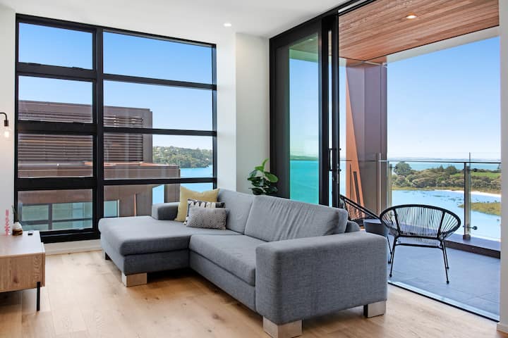 Catalina Bay Sweet Escape With Carpark & Air-con - Auckland