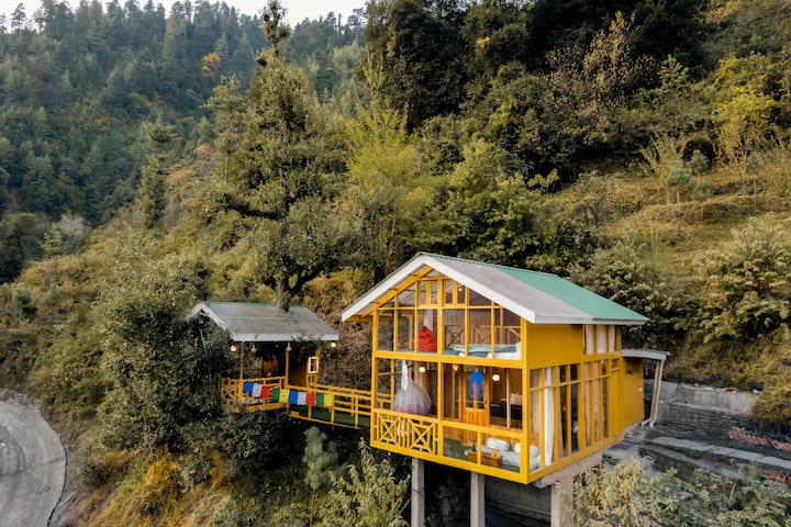 Lavish Treehouse Mountain Vibes, Jibhi | Hot Tub - Inde