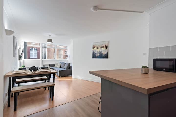 Stylish Leeds Central Retreat - Sleeps 5- Parking - Leeds