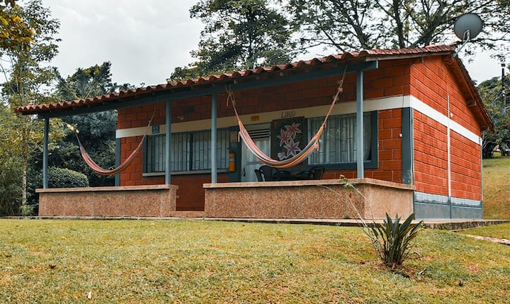 Yarumito Finca Hotel - Cabaña Lirio - Barbosa