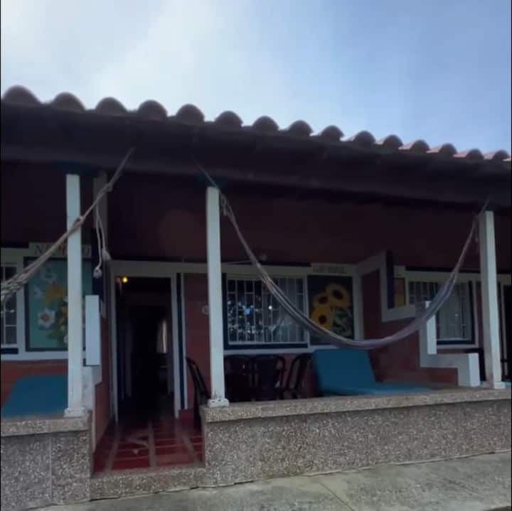 Yarumito Finca Hotel - Cabaña Girasol - Barbosa