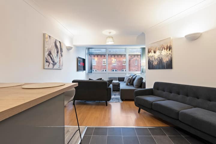 Lovely Central Flat With Parking & Sleeps 4 - Leeds