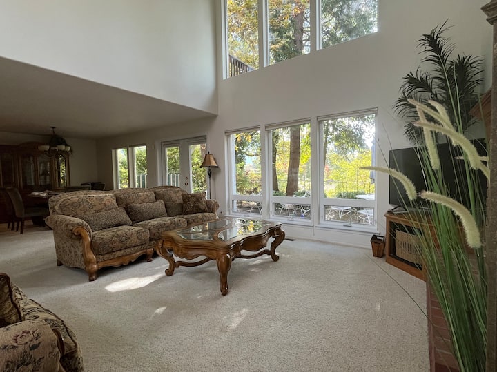 Home On The Rogue River - Grants Pass, OR