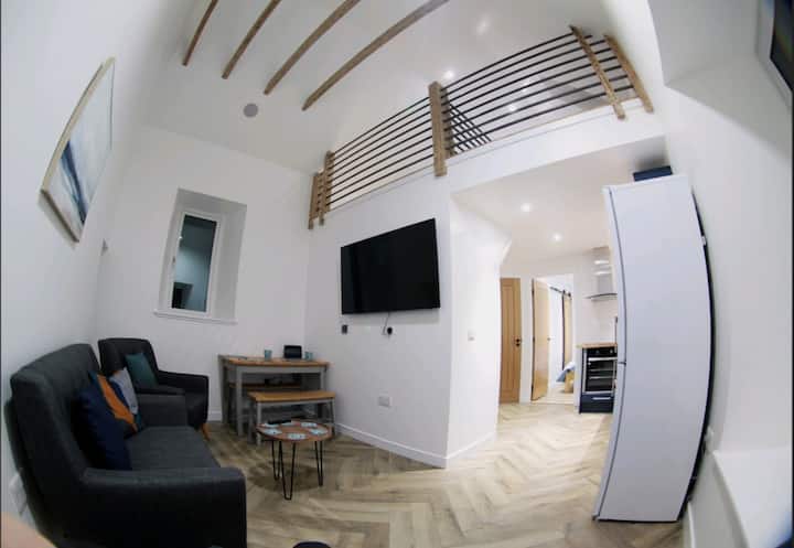 Luxury 2 Bedroom Converted Kirk - Lerwick