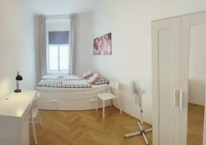 Cozy Room At Augarten - Viena