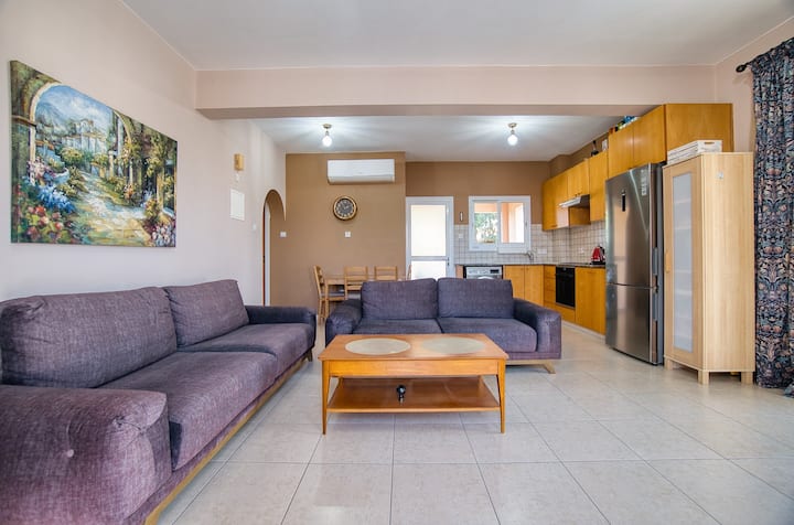 Beautiful Private Room - Paphos
